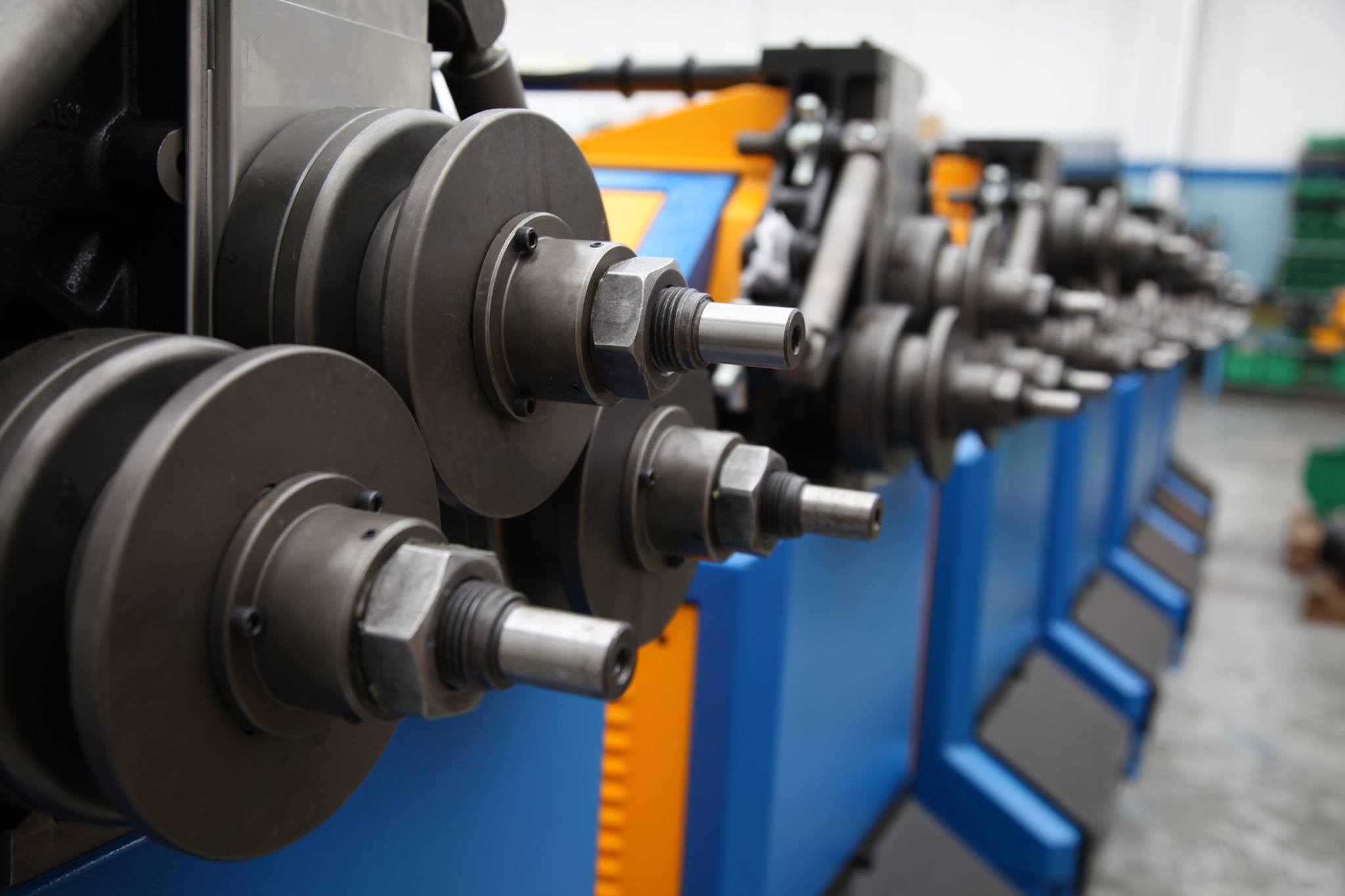 Wolff-Maschinentechnologien GmbH - Spezialist für Metallsägemaschinen